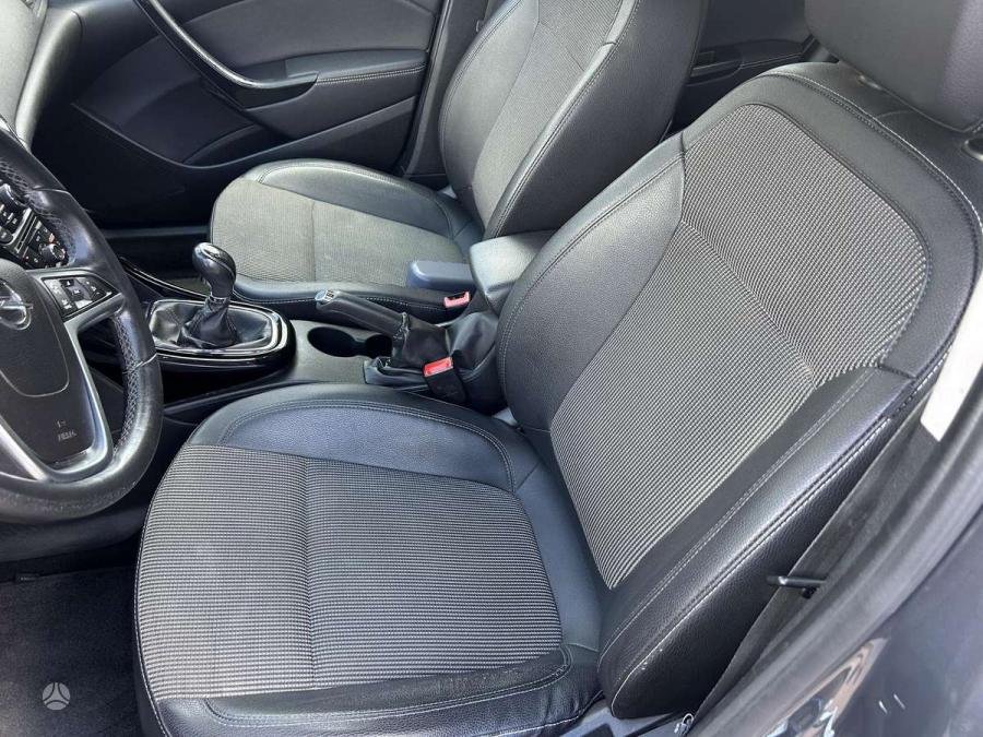 Pelēks Opel Astra 2016 Šauļi, ar dzinēja tilpumu 1.60 L un nobraukumu 201 tūkst. km par 4750 €, foto 12 vietnē AUTOMOTO.COM.LV