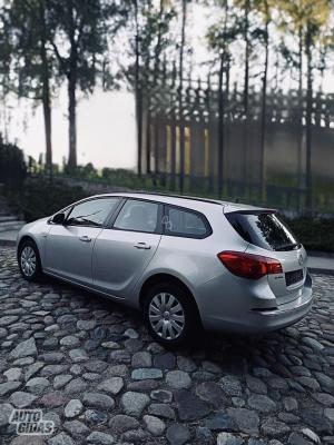 Grey Opel Astra 2016 in Utena, with an engine capacity of 1.40 L and mileage of 207 thousand km for 4950 €, photo 22 on AUTOMOTO.COM.LV