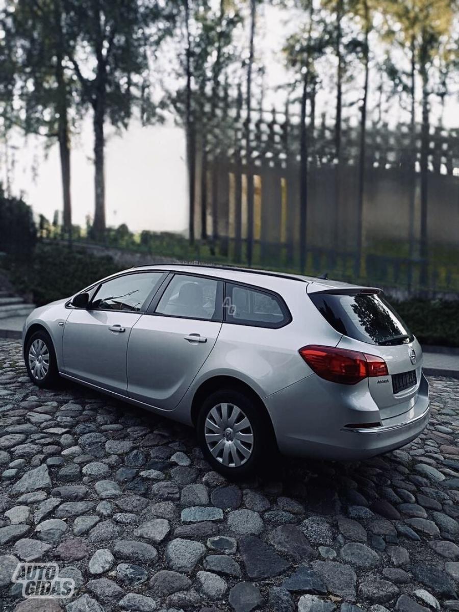 Grey Opel Astra 2016 in Utena, with an engine capacity of 1.40 L and mileage of 207 thousand km for 4950 €, photo 22 on AUTOMOTO.COM.LV