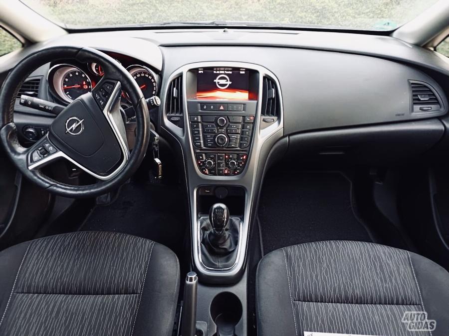 Grey Opel Astra 2016 in Utena, with an engine capacity of 1.40 L and mileage of 207 thousand km for 4950 €, photo 28 on AUTOMOTO.COM.LV