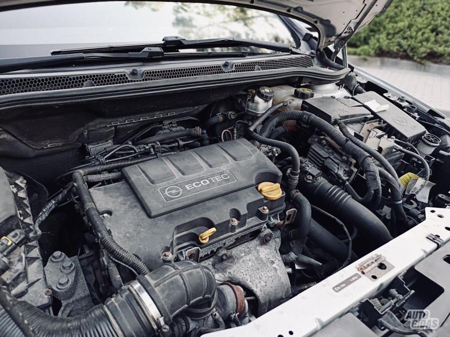 Grey Opel Astra 2016 in Utena, with an engine capacity of 1.40 L and mileage of 207 thousand km for 4950 €, photo 34 on AUTOMOTO.COM.LV