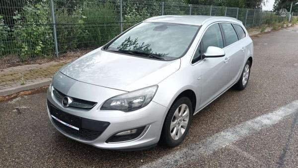 Grey Opel Astra 2016 in Marijampole, with an engine capacity of 1.60 L and mileage of 287 thousand km for 3200 €, photo 1 on AUTOMOTO.COM.LV