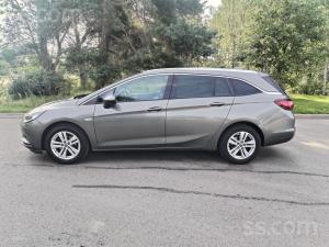 Grey Opel Astra 2016 in Riga, with an engine capacity of 1.60 L and mileage of 128 thousand km for 5250 €, photo 3 on AUTOMOTO.COM.LV