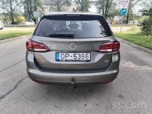 Grey Opel Astra 2016 in Riga, with an engine capacity of 1.60 L and mileage of 128 thousand km for 5250 €, photo 5 on AUTOMOTO.COM.LV