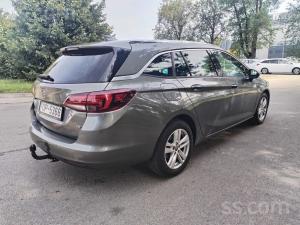 Grey Opel Astra 2016 in Riga, with an engine capacity of 1.60 L and mileage of 128 thousand km for 5250 €, photo 6 on AUTOMOTO.COM.LV