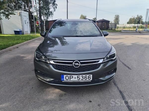 Grey Opel Astra 2016 in Riga, with an engine capacity of 1.60 L and mileage of 128 thousand km for 5250 €, photo 8 on AUTOMOTO.COM.LV