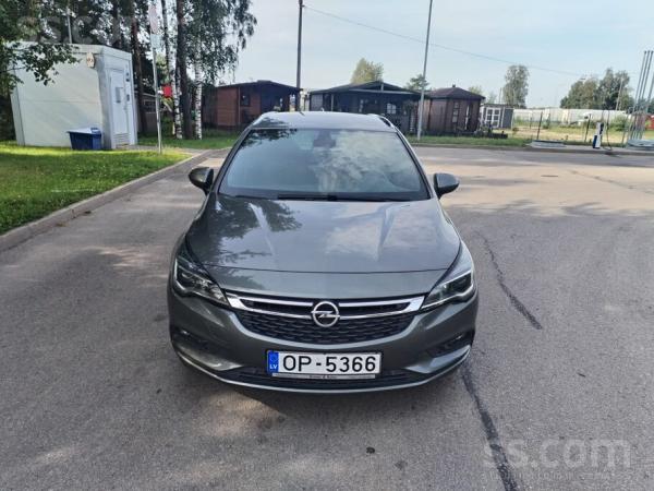 Grey Opel Astra 2016 in Riga, with an engine capacity of 1.60 L and mileage of 128 thousand km for 5250 €, photo 9 on AUTOMOTO.COM.LV
