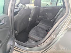 Grey Opel Astra 2016 in Riga, with an engine capacity of 1.60 L and mileage of 128 thousand km for 5250 €, photo 17 on AUTOMOTO.COM.LV