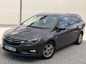 Grey Opel Astra 2016 in Vilnius, with an engine capacity of 1.60 L and mileage of 171 thousand km for 5500 €, photo 3 on AUTOMOTO.COM.LV