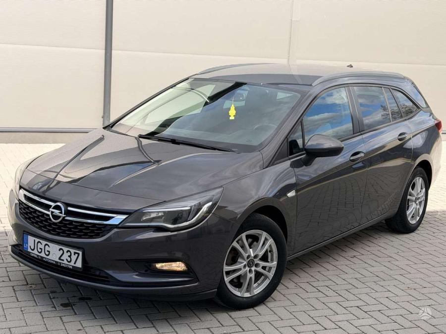 Grey Opel Astra 2016 in Vilnius, with an engine capacity of 1.60 L and mileage of 171 thousand km for 5500 €, photo 3 on AUTOMOTO.COM.LV
