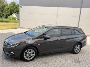 Grey Opel Astra 2016 in Vilnius, with an engine capacity of 1.60 L and mileage of 171 thousand km for 5500 €, photo 5 on AUTOMOTO.COM.LV
