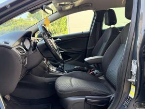 Grey Opel Astra 2016 in Vilnius, with an engine capacity of 1.60 L and mileage of 171 thousand km for 5500 €, photo 15 on AUTOMOTO.COM.LV