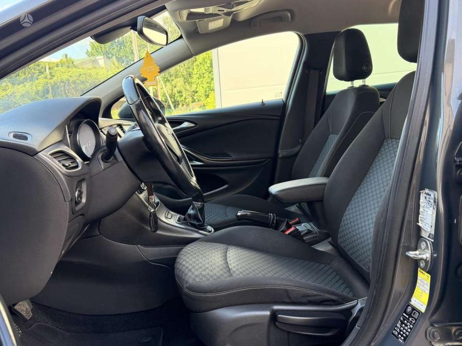 Grey Opel Astra 2016 in Vilnius, with an engine capacity of 1.60 L and mileage of 171 thousand km for 5500 €, photo 15 on AUTOMOTO.COM.LV