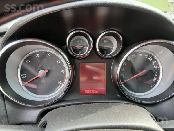 Pelēks Opel Astra 2016 Madona, ar dzinēja tilpumu 1.60 L un nobraukumu 366 tūkst. km par 4595 €, foto 3 vietnē AUTOMOTO.COM.LV