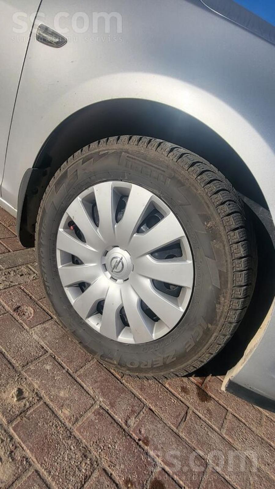 Grey Opel Astra 2016 in Madona, with an engine capacity of 1.60 L and mileage of 366 thousand km for 3300 €, photo 12 on AUTOMOTO.COM.LV