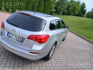 Grey Opel Astra 2016 in Madona, with an engine capacity of 1.60 L and mileage of 366 thousand km for 3300 €, photo 13 on AUTOMOTO.COM.LV