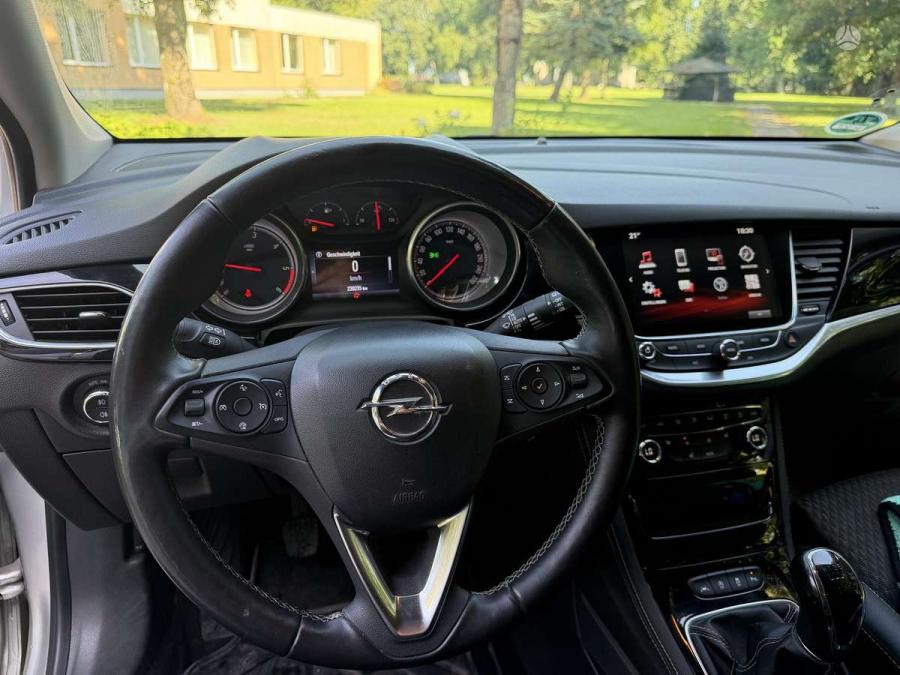 Grey Opel Astra 2016 in Kretinga, with an engine capacity of 1.60 L and mileage of 230 thousand km for 5800 €, photo 13 on AUTOMOTO.COM.LV
