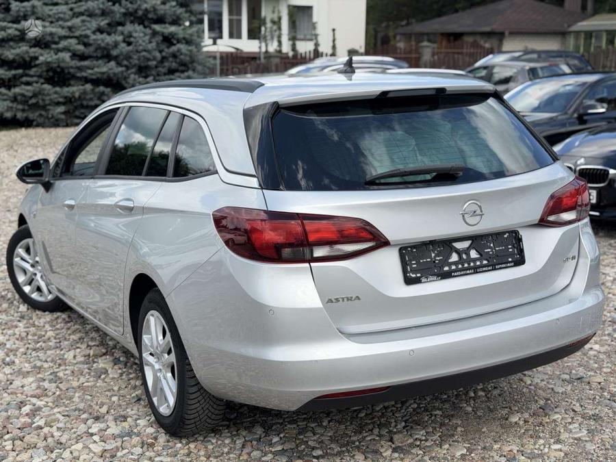Grey Opel Astra 2016 in Kaunas, with an engine capacity of 0.00 L and mileage of 220 thousand km for 4490 €, photo 5 on AUTOMOTO.COM.LV