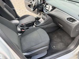 Grey Opel Astra 2016 in Kaunas, with an engine capacity of 0.00 L and mileage of 220 thousand km for 4490 €, photo 9 on AUTOMOTO.COM.LV