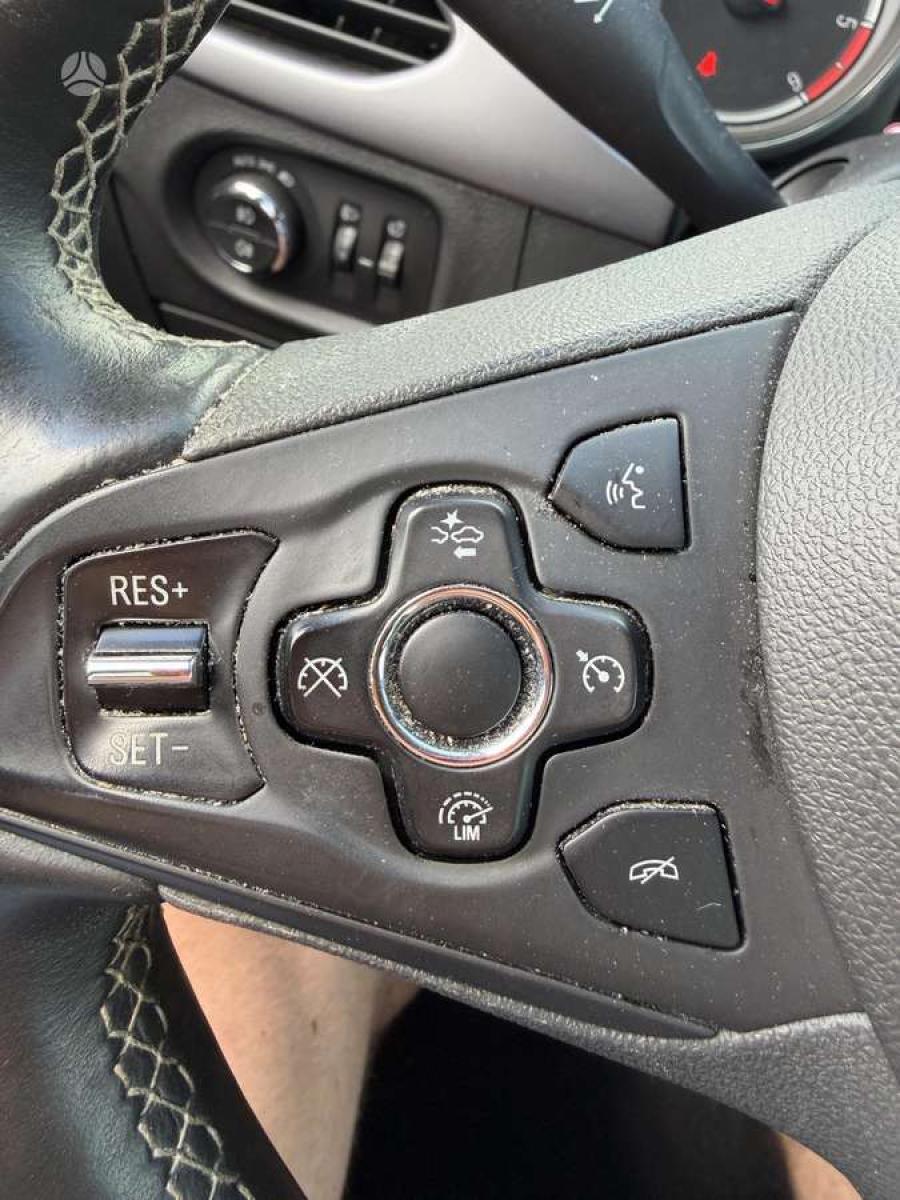 Grey Opel Astra 2016 in Kaunas, with an engine capacity of 0.00 L and mileage of 220 thousand km for 4490 €, photo 12 on AUTOMOTO.COM.LV