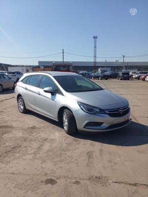 Grey Opel Astra 2016 in Kaunas, with an engine capacity of 1.60 L and mileage of 230 thousand km for 3600 €, photo 3 on AUTOMOTO.COM.LV