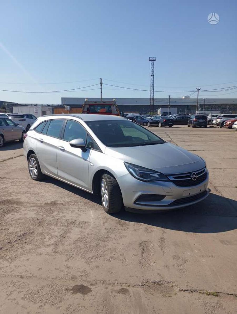 Grey Opel Astra 2016 in Kaunas, with an engine capacity of 1.60 L and mileage of 230 thousand km for 3600 €, photo 3 on AUTOMOTO.COM.LV