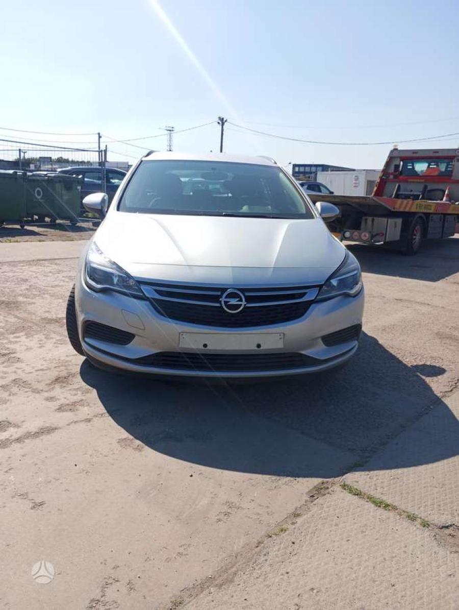 Grey Opel Astra 2016 in Kaunas, with an engine capacity of 1.60 L and mileage of 230 thousand km for 3600 €, photo 4 on AUTOMOTO.COM.LV