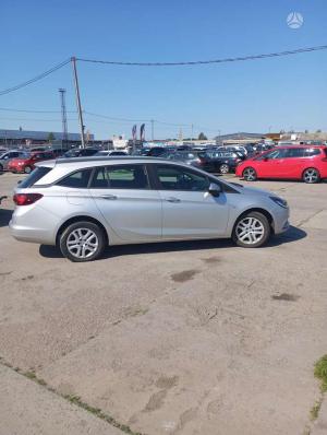 Grey Opel Astra 2016 in Kaunas, with an engine capacity of 1.60 L and mileage of 230 thousand km for 3600 €, photo 5 on AUTOMOTO.COM.LV