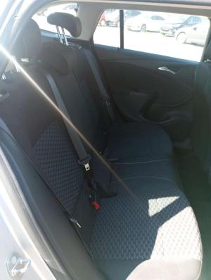 Grey Opel Astra 2016 in Kaunas, with an engine capacity of 1.60 L and mileage of 230 thousand km for 3600 €, photo 10 on AUTOMOTO.COM.LV