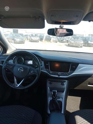 Grey Opel Astra 2016 in Kaunas, with an engine capacity of 1.60 L and mileage of 230 thousand km for 3600 €, photo 11 on AUTOMOTO.COM.LV