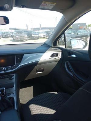 Grey Opel Astra 2016 in Kaunas, with an engine capacity of 1.60 L and mileage of 230 thousand km for 3600 €, photo 12 on AUTOMOTO.COM.LV