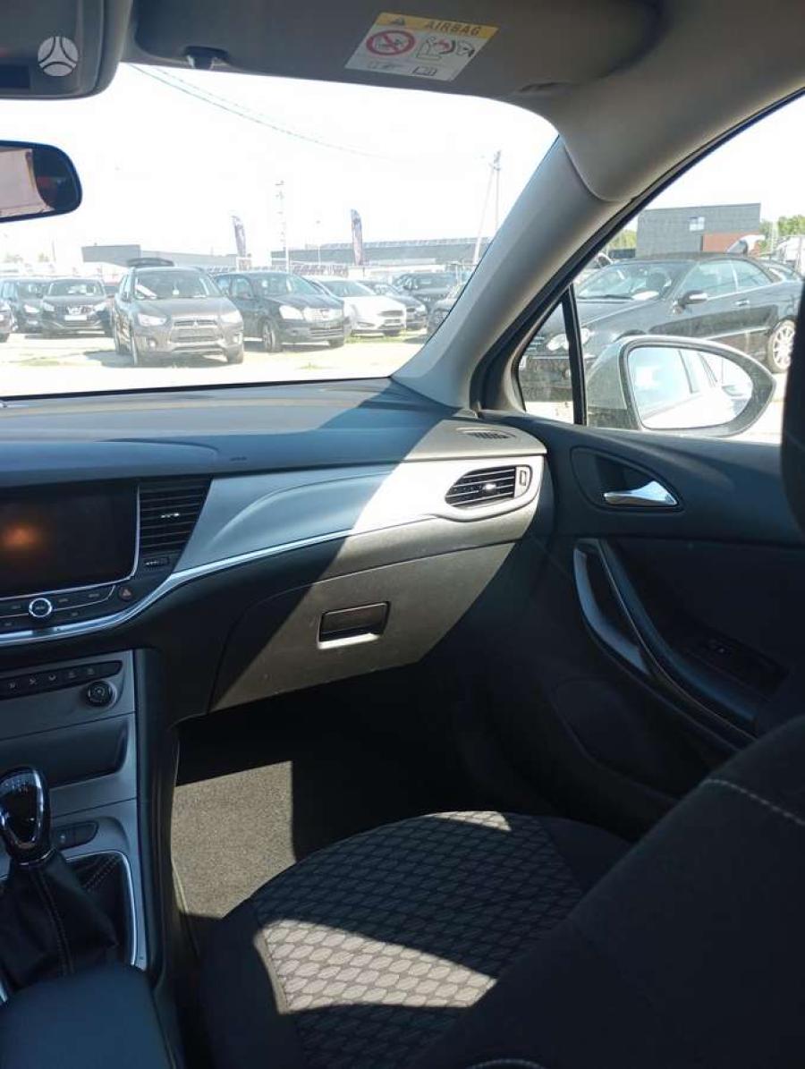 Grey Opel Astra 2016 in Kaunas, with an engine capacity of 1.60 L and mileage of 230 thousand km for 3600 €, photo 12 on AUTOMOTO.COM.LV