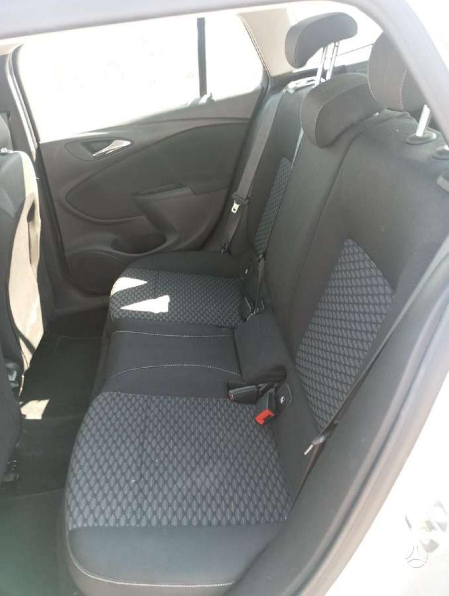 Grey Opel Astra 2016 in Kaunas, with an engine capacity of 1.60 L and mileage of 230 thousand km for 3600 €, photo 13 on AUTOMOTO.COM.LV