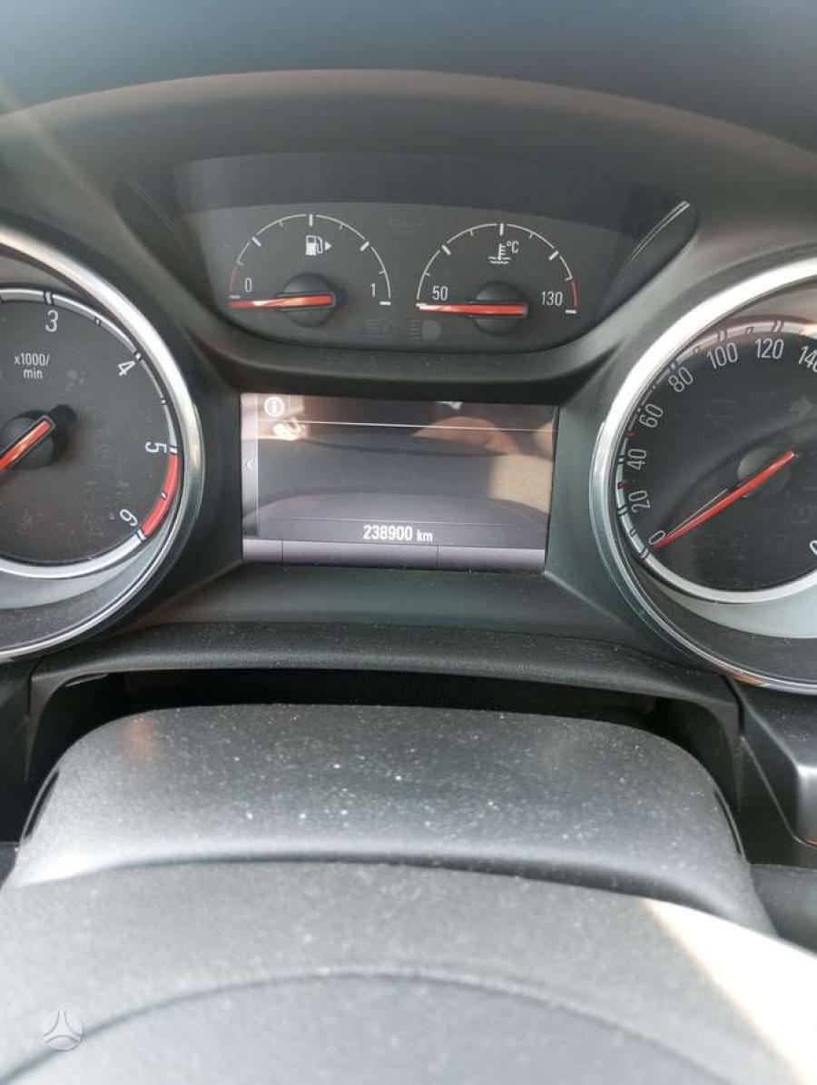 Grey Opel Astra 2016 in Kaunas, with an engine capacity of 1.60 L and mileage of 230 thousand km for 3600 €, photo 22 on AUTOMOTO.COM.LV