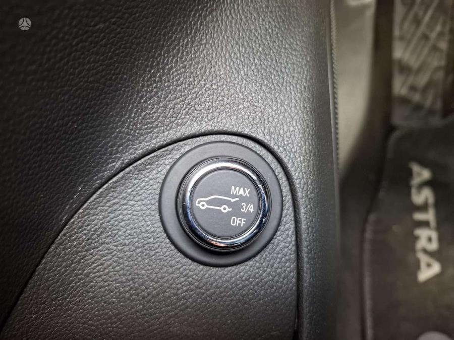 Grey Opel Astra 2016 in Kaunas, with an engine capacity of 1.60 L and mileage of 249 thousand km for 4900 €, photo 14 on AUTOMOTO.COM.LV