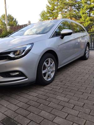 Pelēks Opel Astra 2016 Panevēža, ar dzinēja tilpumu 1.60 L un nobraukumu 187 tūkst. km par 5650 €, foto 3 vietnē AUTOMOTO.COM.LV