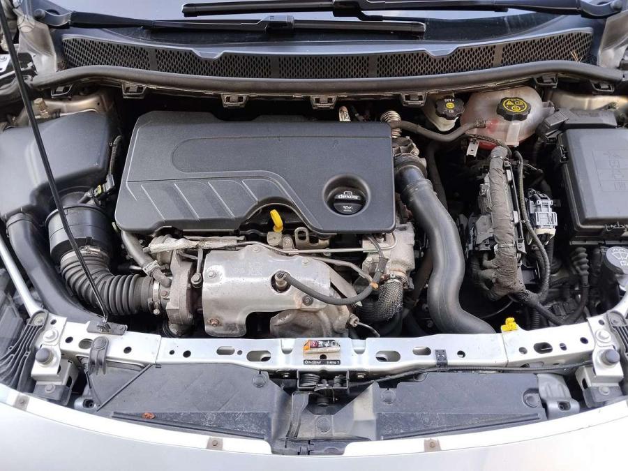 Pelēks Opel Astra 2016 Panevēža, ar dzinēja tilpumu 1.60 L un nobraukumu 187 tūkst. km par 5650 €, foto 15 vietnē AUTOMOTO.COM.LV