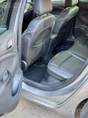 Pelēks Opel Astra 2016 Rīga, ar dzinēja tilpumu 1.60 L un nobraukumu 266 tūkst. km par 5990 €, foto 14 vietnē AUTOMOTO.COM.LV