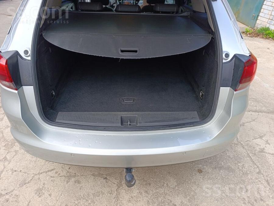 Pelēks Opel Astra 2016 Rīga, ar dzinēja tilpumu 1.60 L un nobraukumu 282 tūkst. km par 5200 €, foto 15 vietnē AUTOMOTO.COM.LV