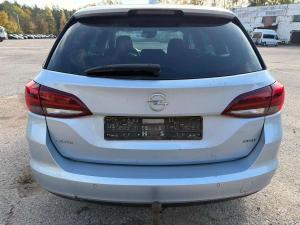 Grey Opel Astra 2016 in Raseiniai, with an engine capacity of 1.60 L and mileage of 280 thousand km for 4900 €, photo 5 on AUTOMOTO.COM.LV
