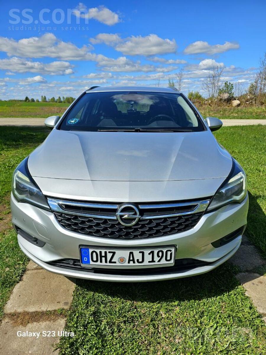 Grey Opel Astra 2017 in Rezekne, with an engine capacity of 1.60 L and mileage of 198 thousand km for 3450 €, photo 2 on AUTOMOTO.COM.LV