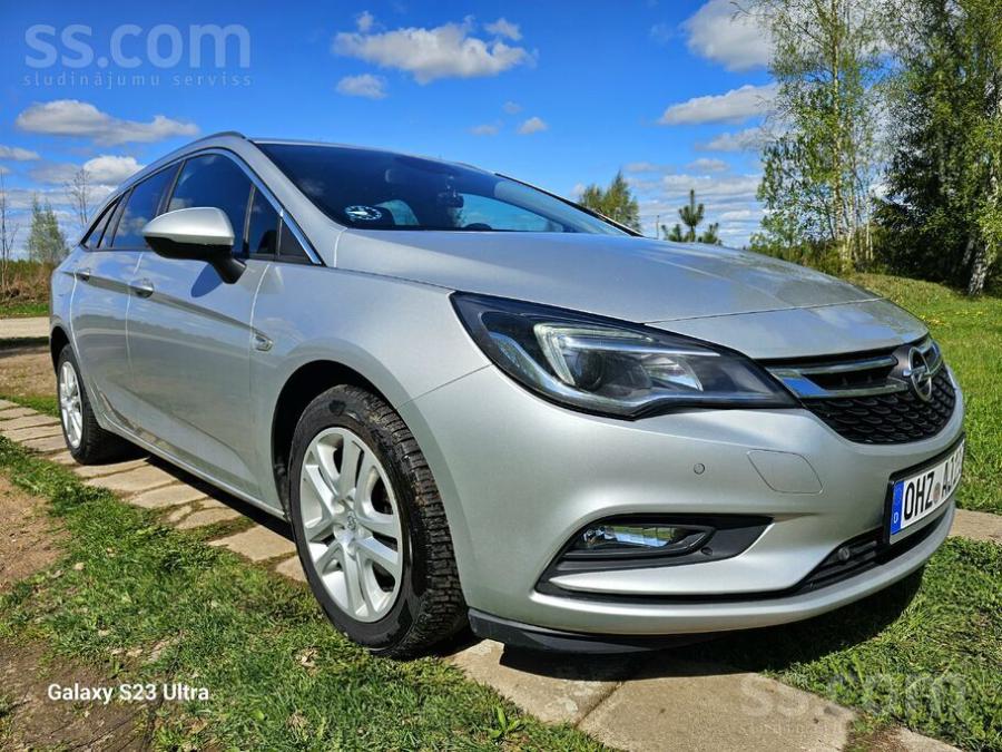 Grey Opel Astra 2017 in Rezekne, with an engine capacity of 1.60 L and mileage of 198 thousand km for 3450 €, photo 3 on AUTOMOTO.COM.LV