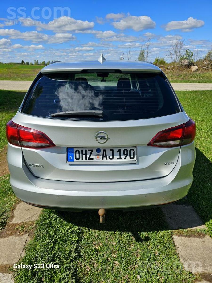 Grey Opel Astra 2017 in Rezekne, with an engine capacity of 1.60 L and mileage of 198 thousand km for 3450 €, photo 7 on AUTOMOTO.COM.LV