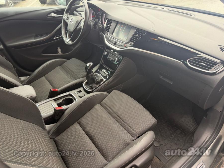 Grey Opel Astra 2017 in Viljandi, with an engine capacity of 1.40 L and mileage of 124 thousand km for 7250 €, photo 10 on AUTOMOTO.COM.LV