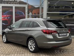 Grey Opel Astra 2017 in Valmiera, with an engine capacity of 1.60 L and mileage of 225 thousand km for 6800 €, photo 5 on AUTOMOTO.COM.LV