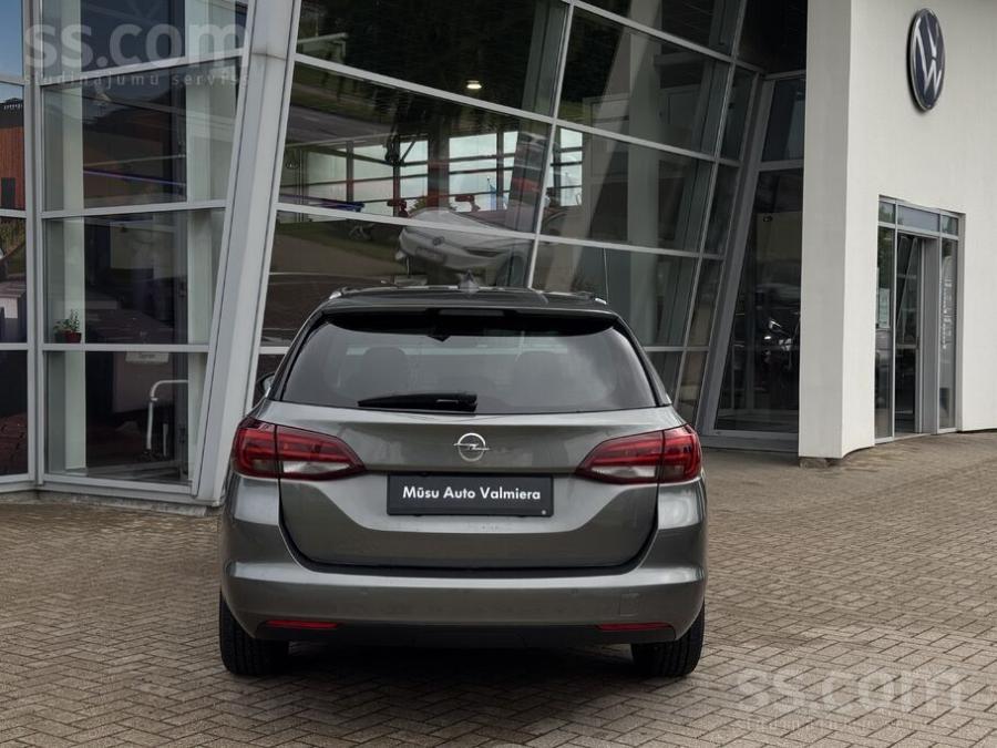Grey Opel Astra 2017 in Valmiera, with an engine capacity of 1.60 L and mileage of 225 thousand km for 6800 €, photo 6 on AUTOMOTO.COM.LV