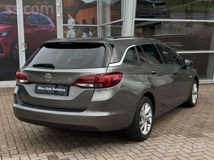 Grey Opel Astra 2017 in Valmiera, with an engine capacity of 1.60 L and mileage of 225 thousand km for 6800 €, photo 7 on AUTOMOTO.COM.LV