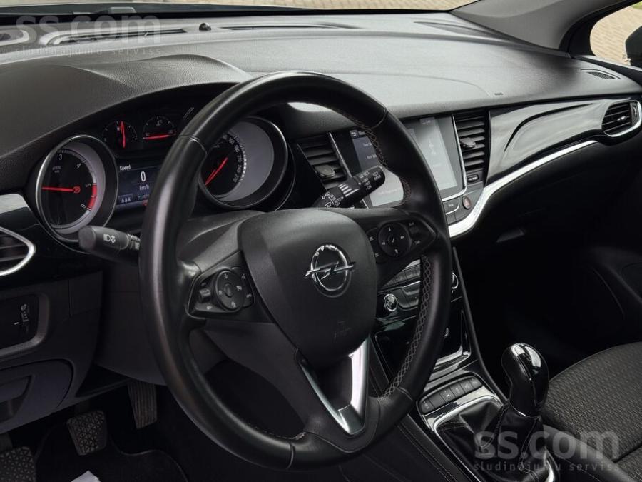 Grey Opel Astra 2017 in Valmiera, with an engine capacity of 1.60 L and mileage of 225 thousand km for 6800 €, photo 8 on AUTOMOTO.COM.LV
