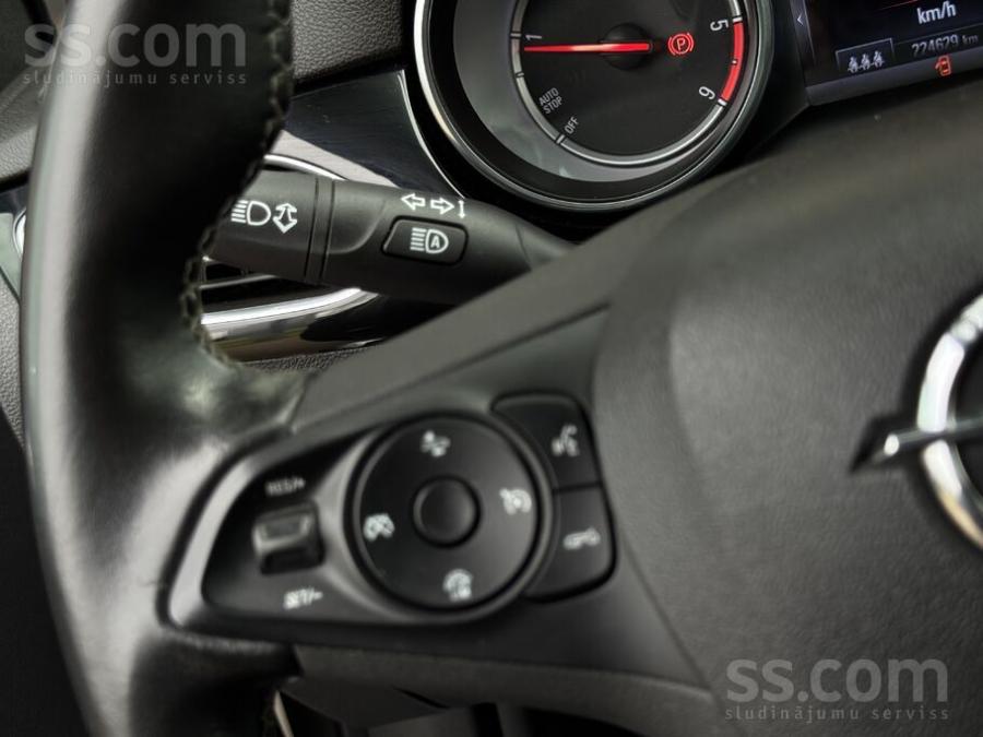 Grey Opel Astra 2017 in Valmiera, with an engine capacity of 1.60 L and mileage of 225 thousand km for 6800 €, photo 10 on AUTOMOTO.COM.LV