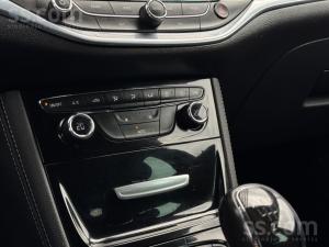 Grey Opel Astra 2017 in Valmiera, with an engine capacity of 1.60 L and mileage of 225 thousand km for 6800 €, photo 15 on AUTOMOTO.COM.LV